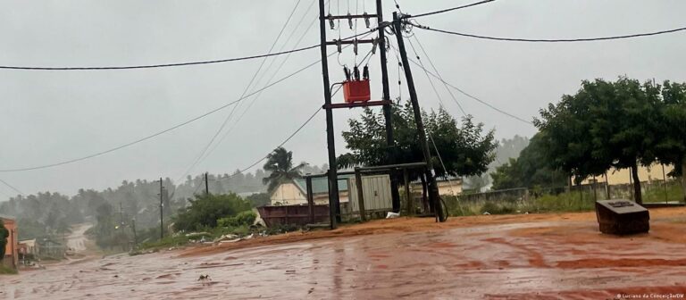 Energia elétrica está sendo gradualmente restabelecida após tempestade ...