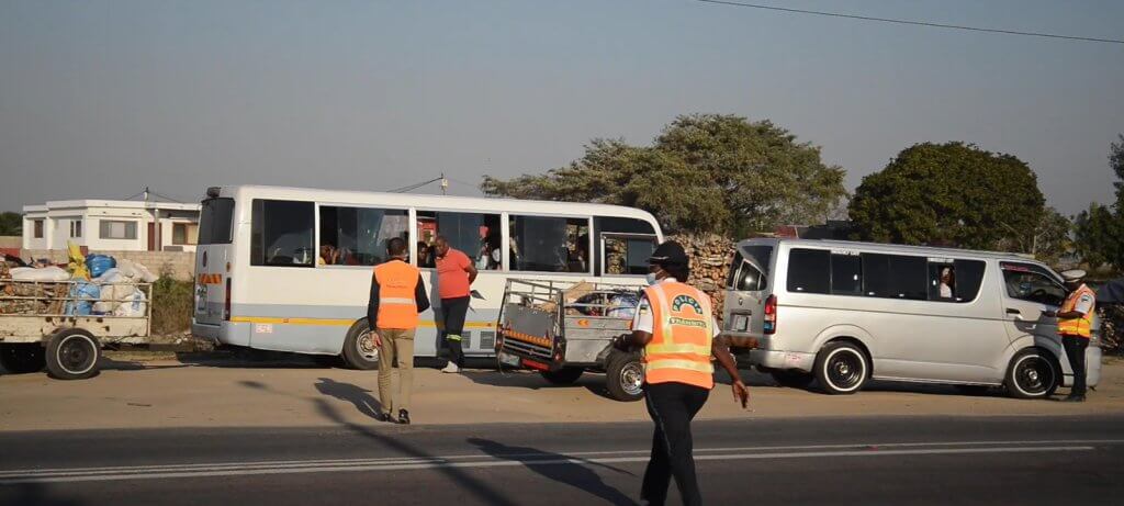 Maioria dos transportadores interprovinciais em Maputo funciona sem ...