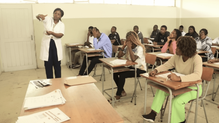 Exames de admissão ao ensino superior arrancam hoje em Moçambique - MMO