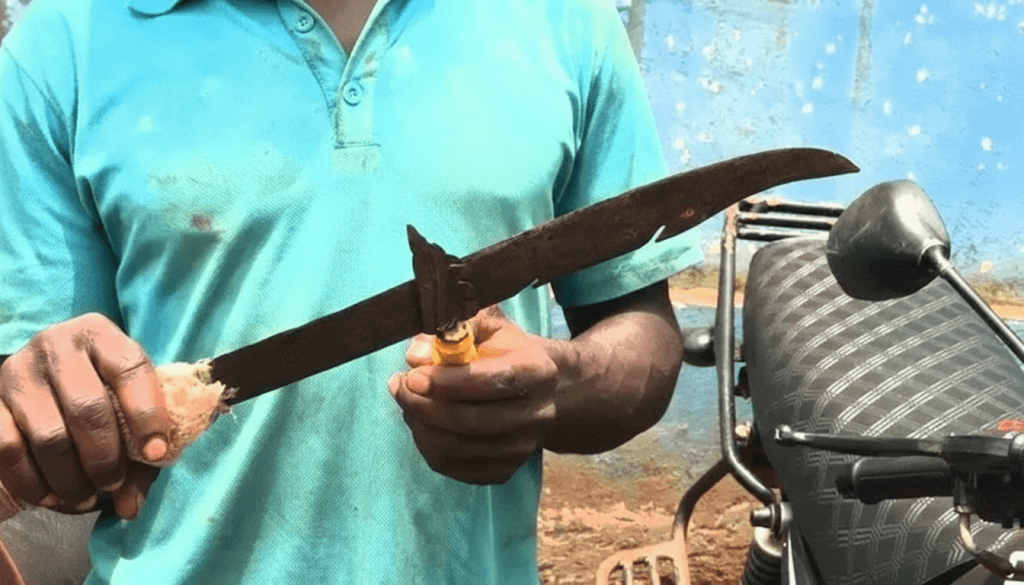 PRM detém dois suspeitos de integrarem grupo “homens catana” em Chimoio ...
