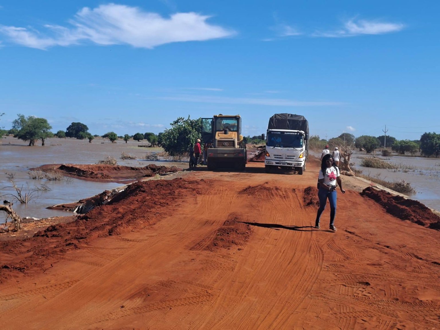 Circulação rodoviária restabelecida entre Sul e Norte, mas apenas para ...